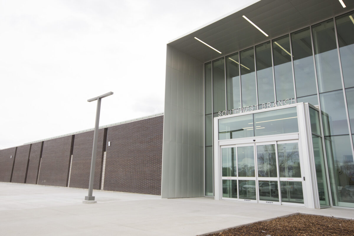 Patrons delighted by new Southwest Branch library in Roy | News, Sports ...